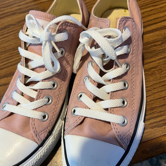 Converse | Shoes | Cute Womens Converse They Are A Light Pink Only Wore ...